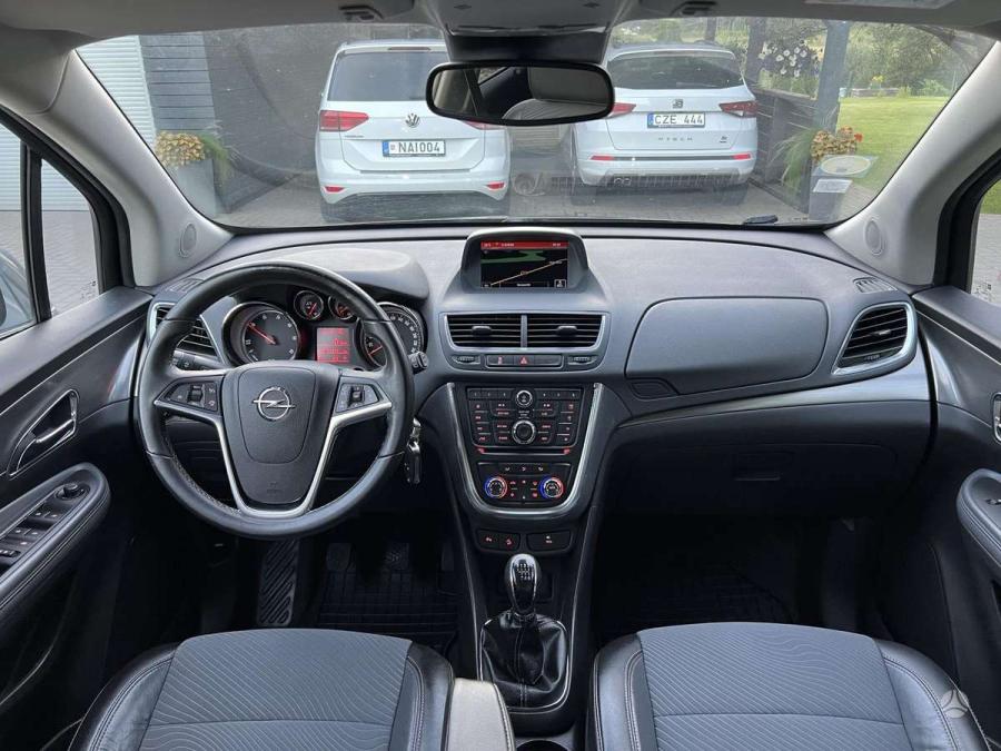 Grey Opel Mokka 2014 in Druskininkai, with an engine capacity of 1.69 L and mileage of 153 thousand km for 7290 €, photo 18 on AUTOMOTO.COM.LV