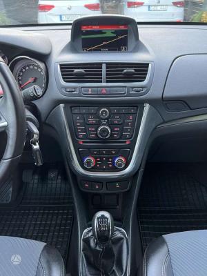 Grey Opel Mokka 2014 in Druskininkai, with an engine capacity of 1.69 L and mileage of 153 thousand km for 7290 €, photo 19 on AUTOMOTO.COM.LV
