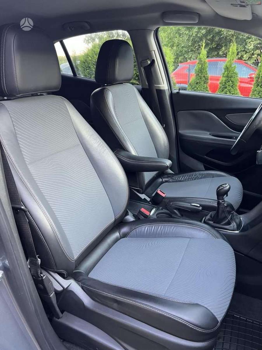 Grey Opel Mokka 2014 in Druskininkai, with an engine capacity of 1.69 L and mileage of 153 thousand km for 7290 €, photo 23 on AUTOMOTO.COM.LV