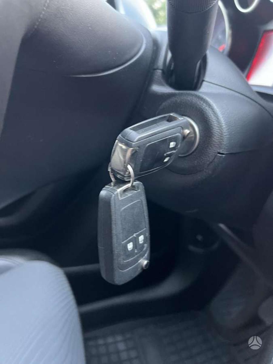 Grey Opel Mokka 2014 in Druskininkai, with an engine capacity of 1.69 L and mileage of 153 thousand km for 7290 €, photo 33 on AUTOMOTO.COM.LV