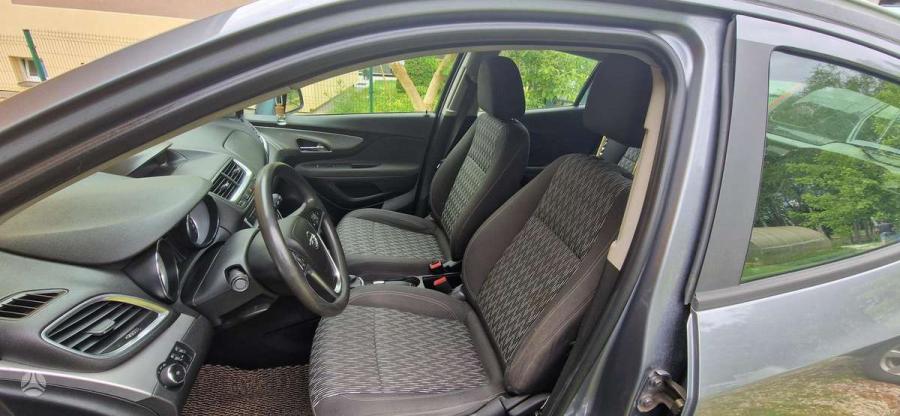 Grey Opel Mokka 2014 in Vilnius, with an engine capacity of 1.60 L and mileage of 118 thousand km for 7150 €, photo 9 on AUTOMOTO.COM.LV