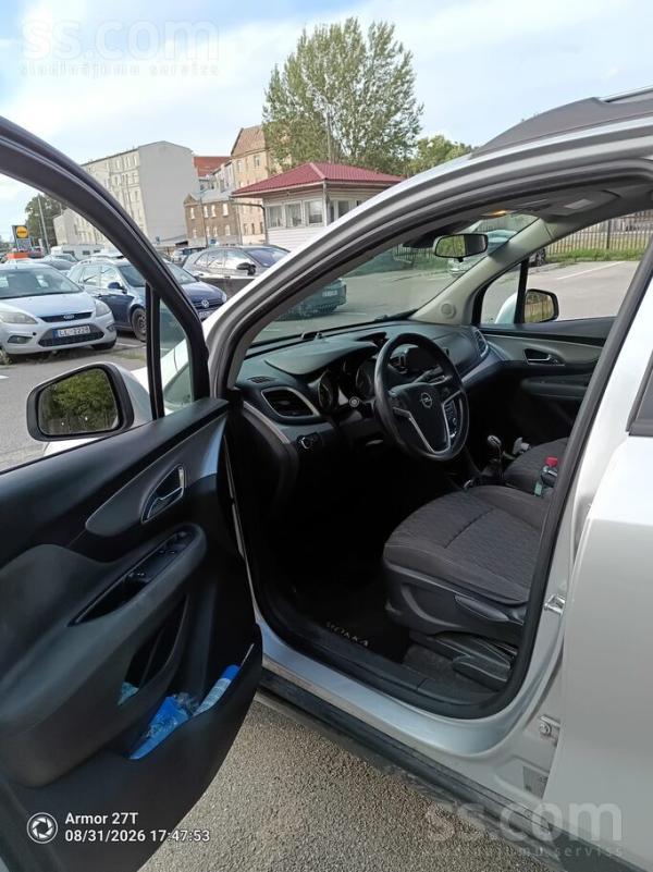 Pelēks Opel Mokka 2014 Rīga, ar dzinēja tilpumu 1.60 L un nobraukumu 198 tūkst. km par 6350 €, foto 8 vietnē AUTOMOTO.COM.LV