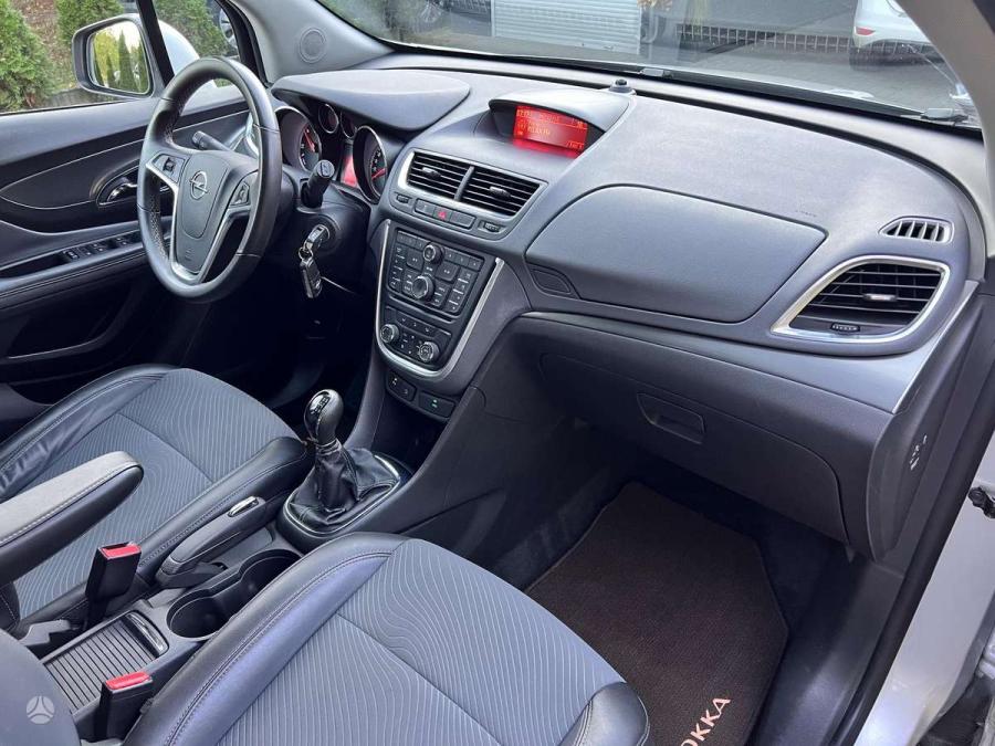 Pelēks Opel Mokka 2014 Druskininkai, ar dzinēja tilpumu 1.69 L un nobraukumu 227 tūkst. km par 5990 €, foto 18 vietnē AUTOMOTO.COM.LV
