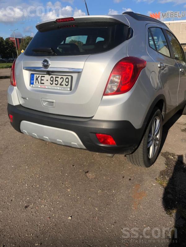 Pelēks Opel Mokka 2015 Rīga, ar dzinēja tilpumu 1.60 L un nobraukumu 116 tūkst. km par 6450 €, foto 3 vietnē AUTOMOTO.COM.LV
