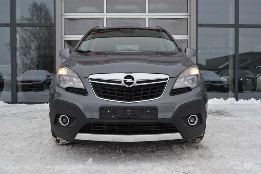 Grey Opel Mokka 2015 in Vilnius, with an engine capacity of 1.36 L and mileage of 38 thousand km for 11000 €, photo 3 on AUTOMOTO.COM.LV
