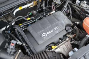 Grey Opel Mokka 2015 in Vilnius, with an engine capacity of 1.36 L and mileage of 38 thousand km for 11000 €, photo 11 on AUTOMOTO.COM.LV