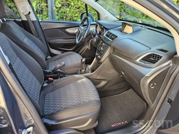 Grey Opel Mokka 2015 in Ogre, with an engine capacity of 1.40 L and mileage of 125 thousand km for 8200 €, photo 7 on AUTOMOTO.COM.LV