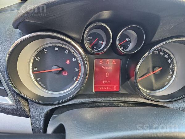 Grey Opel Mokka 2015 in Ogre, with an engine capacity of 1.40 L and mileage of 125 thousand km for 8200 €, photo 10 on AUTOMOTO.COM.LV