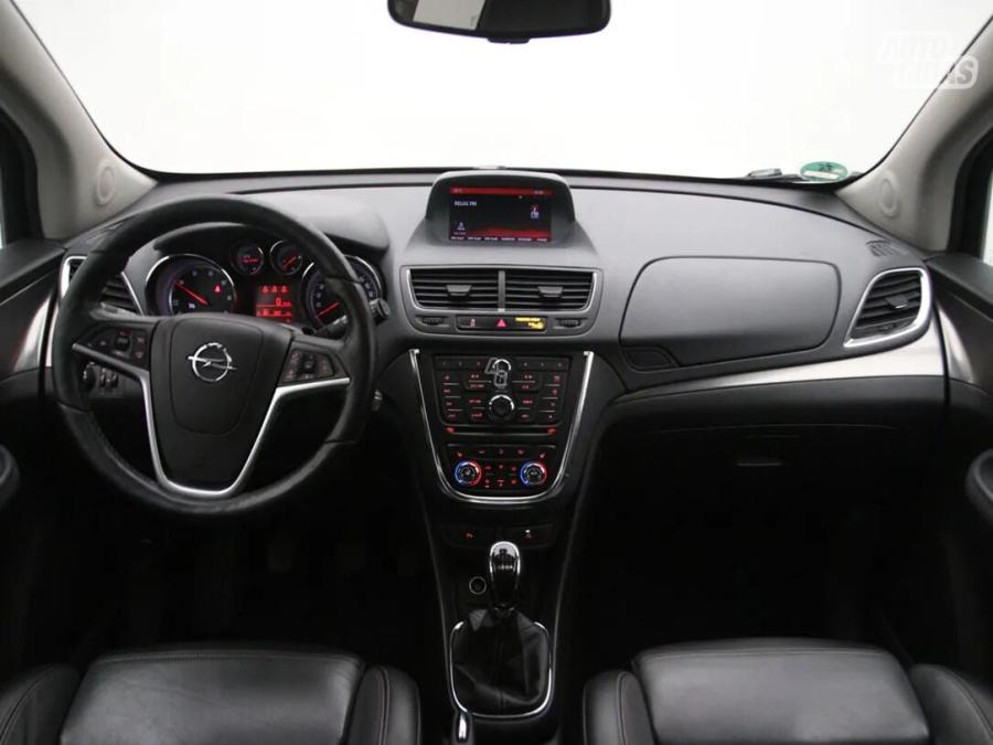 Grey Opel Mokka 2015 in Vilnius, with an engine capacity of 1.60 L and mileage of 281 thousand km for 6699 €, photo 3 on AUTOMOTO.COM.LV