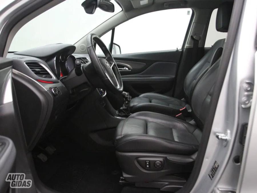 Grey Opel Mokka 2015 in Vilnius, with an engine capacity of 1.60 L and mileage of 281 thousand km for 6699 €, photo 5 on AUTOMOTO.COM.LV