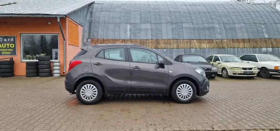 Grey Opel Mokka 2015 in Valmiera, with an engine capacity of 1.60 L and mileage of 273 thousand km for 8000 €, photo 3 on AUTOMOTO.COM.LV