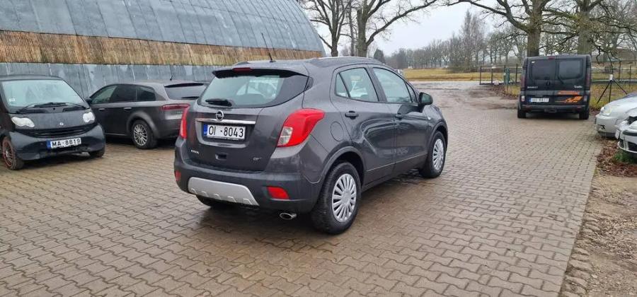 Grey Opel Mokka 2015 in Valmiera, with an engine capacity of 1.60 L and mileage of 273 thousand km for 8000 €, photo 4 on AUTOMOTO.COM.LV