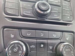 Pelēks Opel Mokka 2015 Marijampole, ar dzinēja tilpumu 1.60 L un nobraukumu 20 tūkst. km par 6300 €, foto 23 vietnē AUTOMOTO.COM.LV