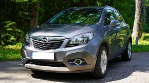Pelēks Opel Mokka 2015 Viļņa, ar dzinēja tilpumu 1.36 L un nobraukumu 94 tūkst. km par 8000 €, foto  vietnē AUTOMOTO.COM.LV
