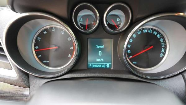 Grey Opel Mokka 2015 in Vilnius, with an engine capacity of 1.36 L and mileage of 94 thousand km for 8000 €, photo 10 on AUTOMOTO.COM.LV