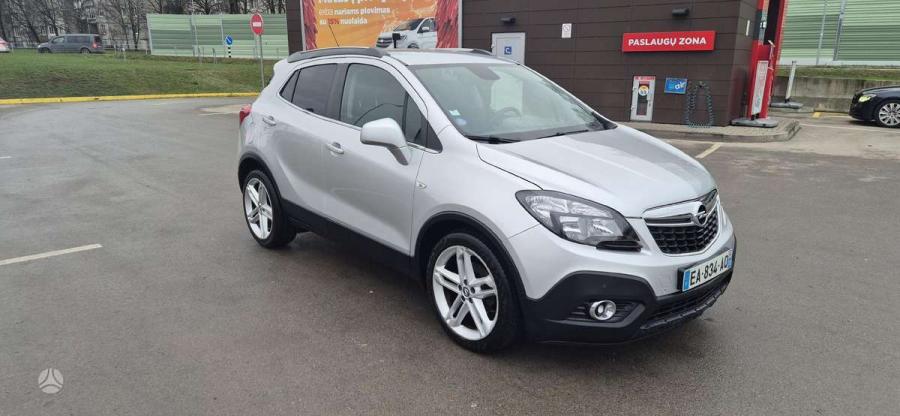 Grey Opel Mokka 2016 in Taurage, with an engine capacity of 1.36 L and mileage of 139 thousand km for 6700 €, photo 3 on AUTOMOTO.COM.LV