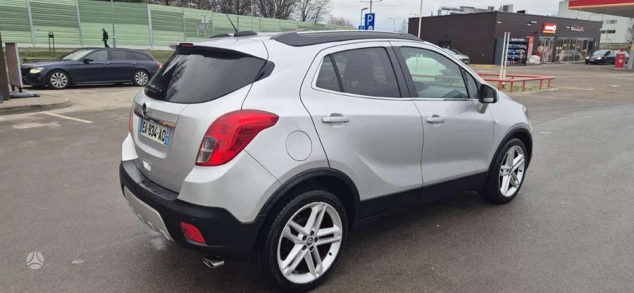 Grey Opel Mokka 2016 in Taurage, with an engine capacity of 1.36 L and mileage of 139 thousand km for 6700 €, photo 5 on AUTOMOTO.COM.LV