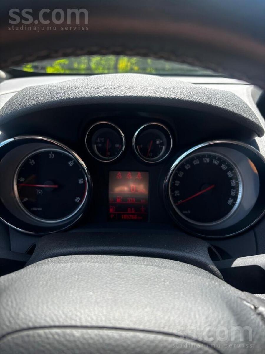 Pelēks Opel Mokka 2016 Valmiera, ar dzinēja tilpumu 1.60 L un nobraukumu 185 tūkst. km par 8950 €, foto 13 vietnē AUTOMOTO.COM.LV