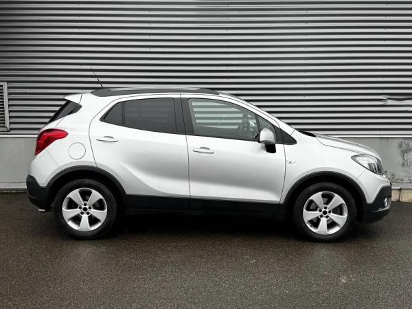 Grey Opel Mokka 2016 in Riga, with an engine capacity of 1.60 L and mileage of 124 thousand km for 7300 €, photo 6 on AUTOMOTO.COM.LV