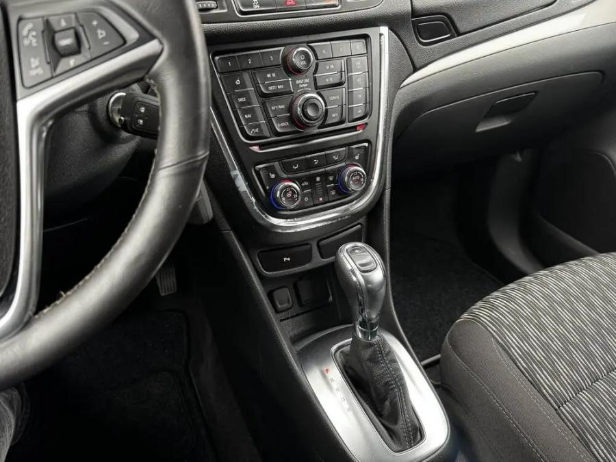 Pelēks Opel Mokka 2016 Rīga, ar dzinēja tilpumu 1.60 L un nobraukumu 124 tūkst. km par 7300 €, foto 17 vietnē AUTOMOTO.COM.LV