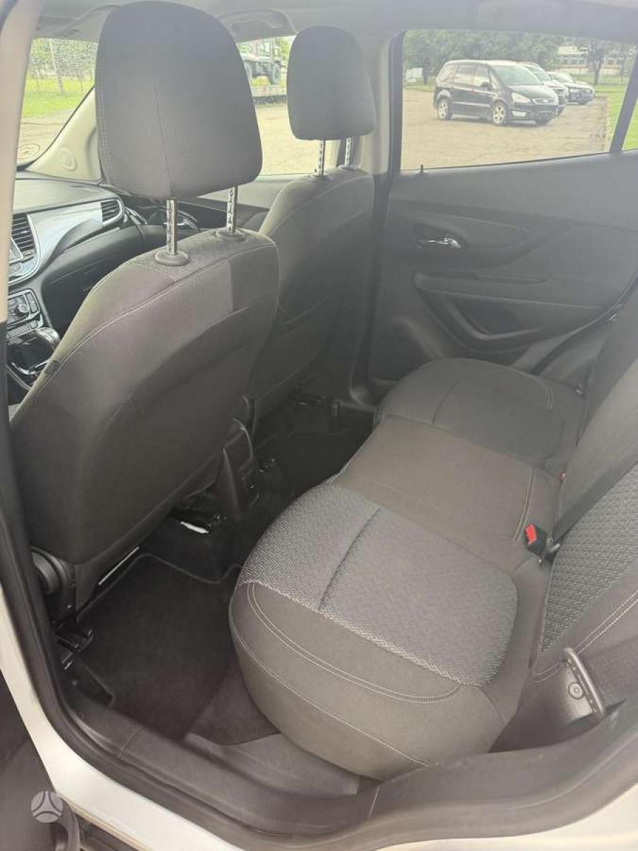 Grey Opel Mokka 2016 in Plunge, with an engine capacity of 1.40 L and mileage of 223 thousand km for 7950 €, photo 10 on AUTOMOTO.COM.LV
