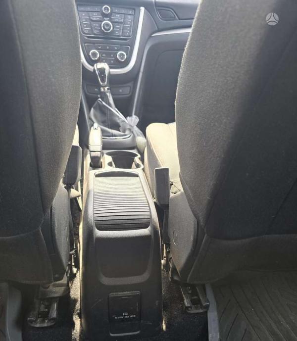 Pelēks Opel Mokka 2016 Viļņa, ar dzinēja tilpumu 1.60 L un nobraukumu 113 tūkst. km par 7500 €, foto 2 vietnē AUTOMOTO.COM.LV