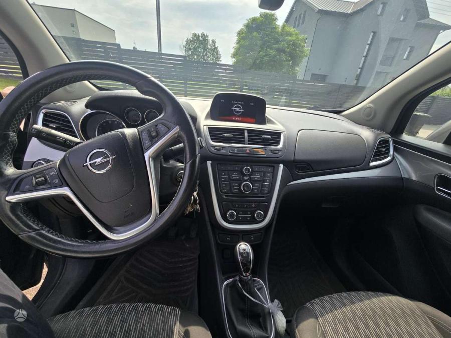 Pelēks Opel Mokka 2016 Viļņa, ar dzinēja tilpumu 1.60 L un nobraukumu 113 tūkst. km par 7500 €, foto 4 vietnē AUTOMOTO.COM.LV
