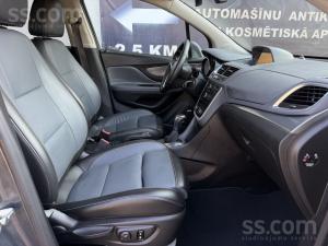 Grey Opel Mokka 2016 in Ogre, with an engine capacity of 1.60 L and mileage of 212 thousand km for 7590 €, photo 9 on AUTOMOTO.COM.LV