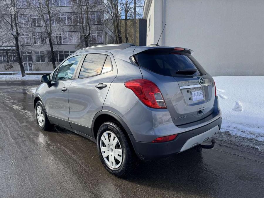 Grey Opel Mokka 2017 in Kaunas, with an engine capacity of 1.60 L and mileage of 132 thousand km for 7200 €, photo 5 on AUTOMOTO.COM.LV