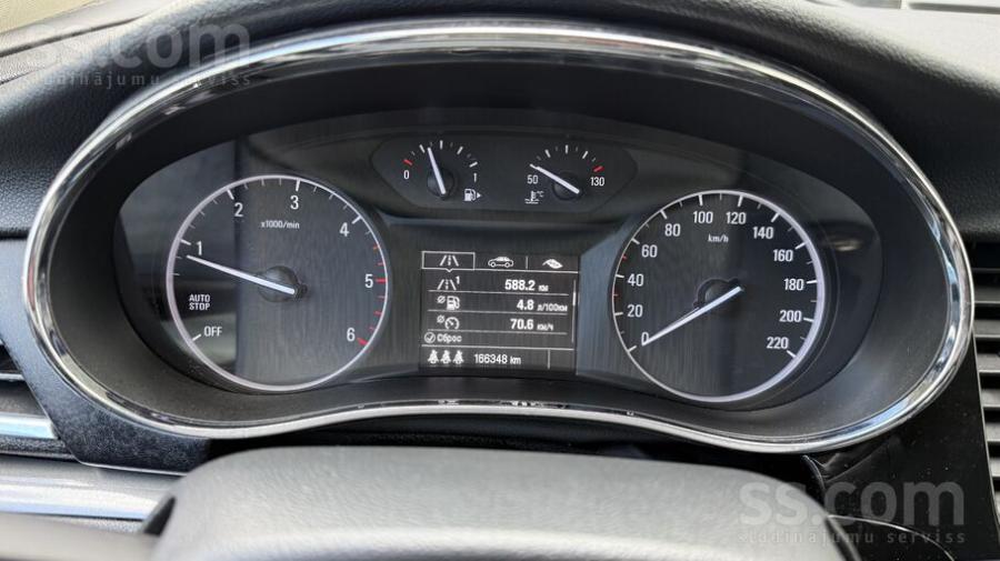 Grey Opel Mokka 2017 in Valmiera, with an engine capacity of 1.60 L and mileage of 166 thousand km for 9900 €, photo 9 on AUTOMOTO.COM.LV