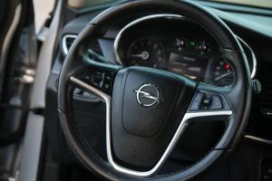 Grey Opel Mokka 2017 in Riga, with an engine capacity of 1.40 L and mileage of 84 thousand km for 10990 €, photo 13 on AUTOMOTO.COM.LV
