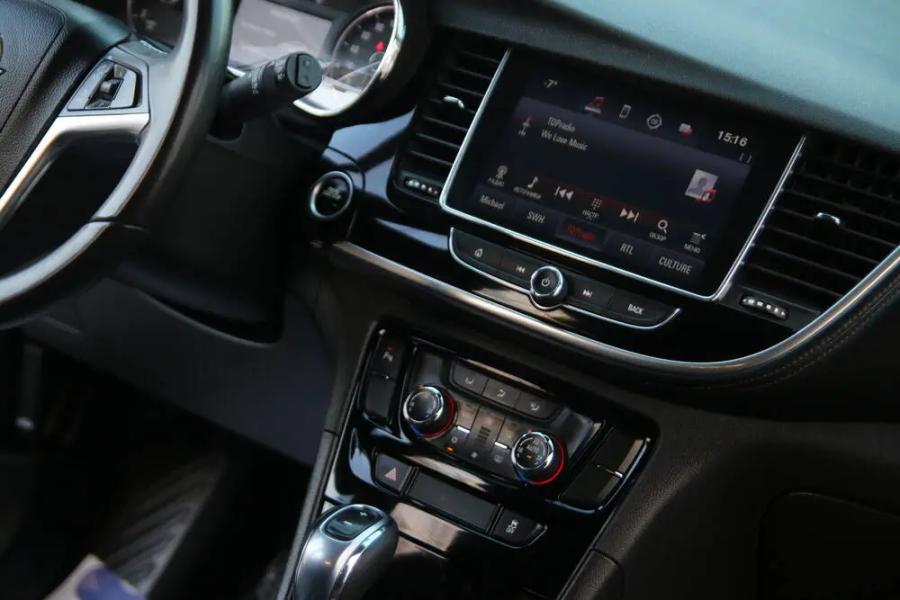 Grey Opel Mokka 2017 in Riga, with an engine capacity of 1.40 L and mileage of 84 thousand km for 10990 €, photo 15 on AUTOMOTO.COM.LV