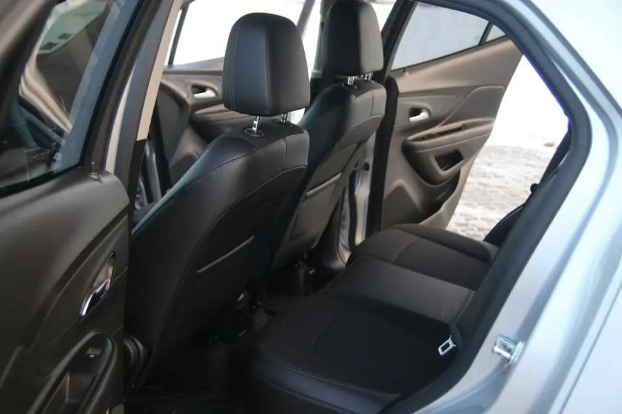 Grey Opel Mokka 2017 in Riga, with an engine capacity of 1.40 L and mileage of 84 thousand km for 10990 €, photo 18 on AUTOMOTO.COM.LV