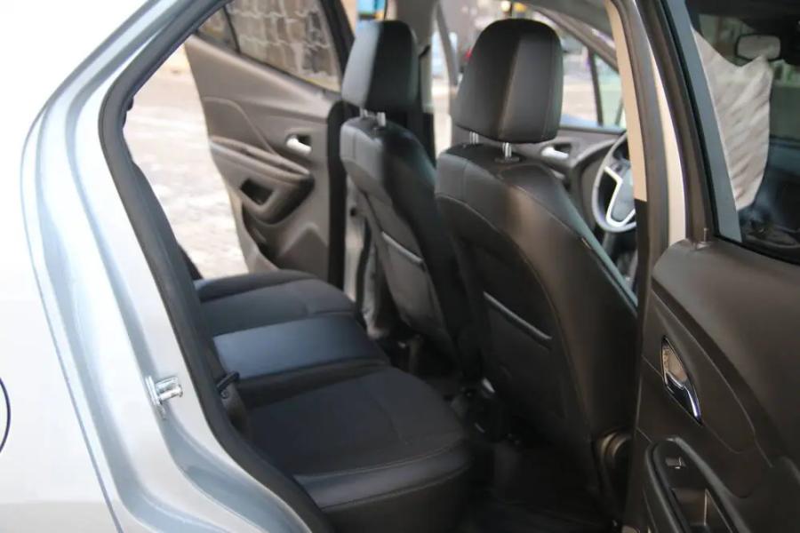 Grey Opel Mokka 2017 in Riga, with an engine capacity of 1.40 L and mileage of 84 thousand km for 10990 €, photo 19 on AUTOMOTO.COM.LV