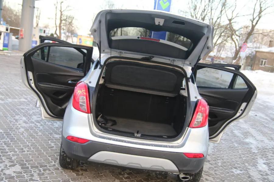 Grey Opel Mokka 2017 in Riga, with an engine capacity of 1.40 L and mileage of 84 thousand km for 10990 €, photo 20 on AUTOMOTO.COM.LV