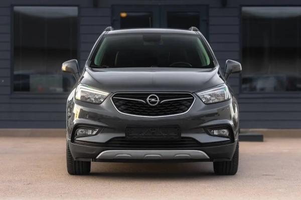 Grey Opel Mokka 2017 in Jelgava, with an engine capacity of 1.60 L and mileage of 230 thousand km for 8900 €, photo 5 on AUTOMOTO.COM.LV
