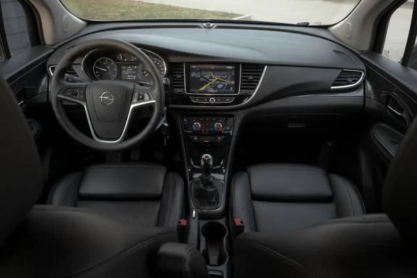 Grey Opel Mokka 2017 in Jelgava, with an engine capacity of 1.60 L and mileage of 230 thousand km for 8900 €, photo 8 on AUTOMOTO.COM.LV