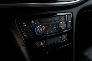Серый Опель Mokka 2017 в Елгава, объемом двигателя 1.60 л и пробегом 230 тыс. км за 8900 €, фото 15 на AUTOMOTO.COM.LV
