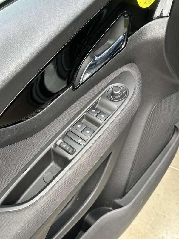 Pelēks Opel Mokka 2017 Alīta, ar dzinēja tilpumu 1.70 L un nobraukumu 247 tūkst. km par 7680 €, foto 6 vietnē AUTOMOTO.COM.LV