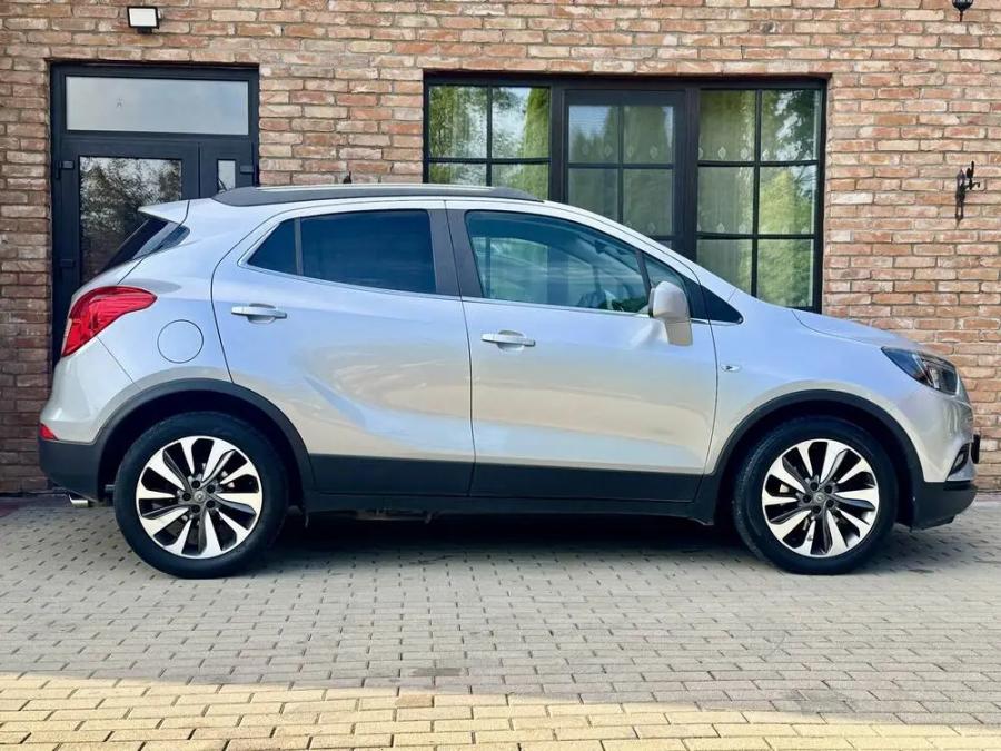 Grey Opel Mokka 2017 in Jelgava, with an engine capacity of 1.60 L and mileage of 170 thousand km for 9500 €, photo 9 on AUTOMOTO.COM.LV