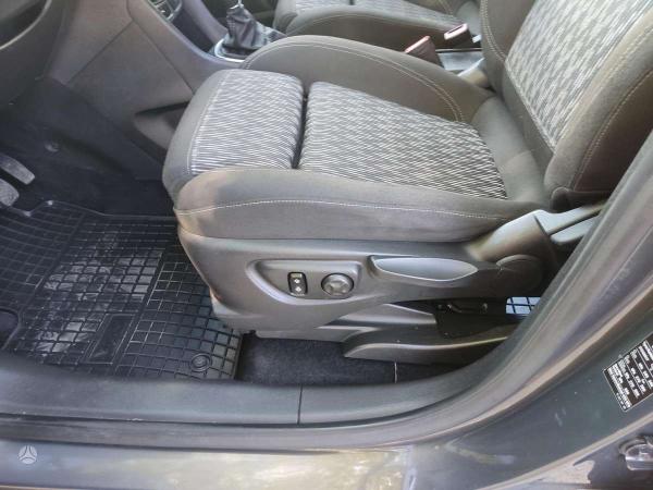 Grey Opel Mokka 2017 in Ukmerge, with an engine capacity of 1.60 L and mileage of 237 thousand km for 6650 €, photo 10 on AUTOMOTO.COM.LV