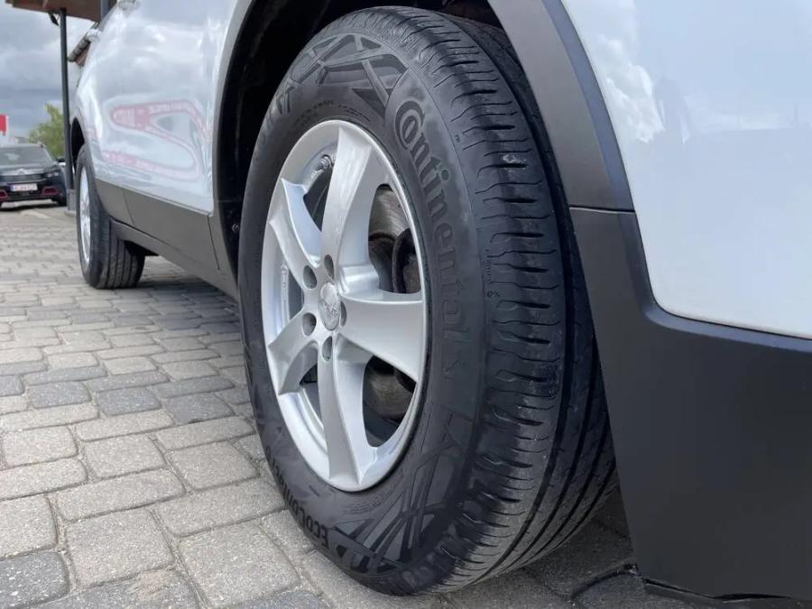 Grey Opel Mokka 2017 in Talsi, with an engine capacity of 1.60 L and mileage of 192 thousand km for 7600 €, photo 11 on AUTOMOTO.COM.LV