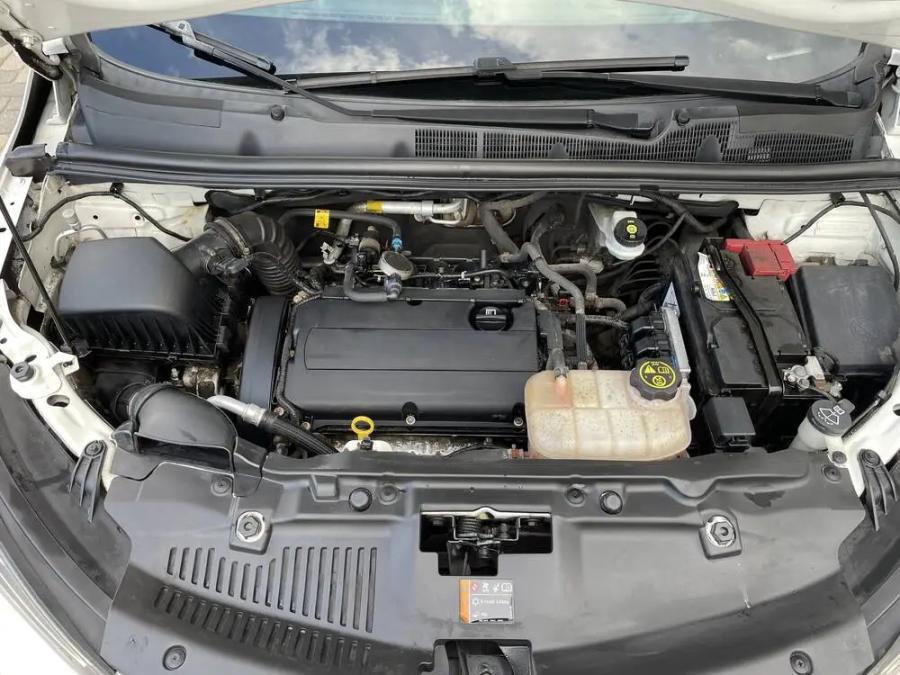 Grey Opel Mokka 2017 in Talsi, with an engine capacity of 1.60 L and mileage of 192 thousand km for 7600 €, photo 12 on AUTOMOTO.COM.LV