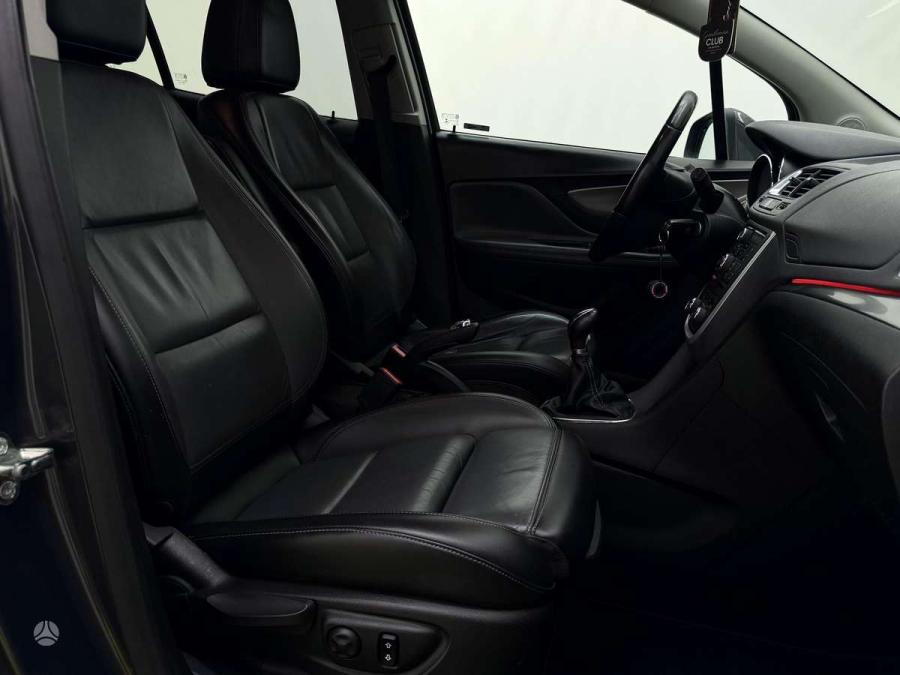 Grey Opel Mokka 2017 in Vilnius, with an engine capacity of 1.60 L and mileage of 207 thousand km for 6990 €, photo 15 on AUTOMOTO.COM.LV