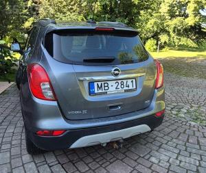 Pelēks Opel Mokka 2017 Kuldīga, ar dzinēja tilpumu 1.60 L un nobraukumu 18 tūkst. km par 7900 €, foto 4 vietnē AUTOMOTO.COM.LV