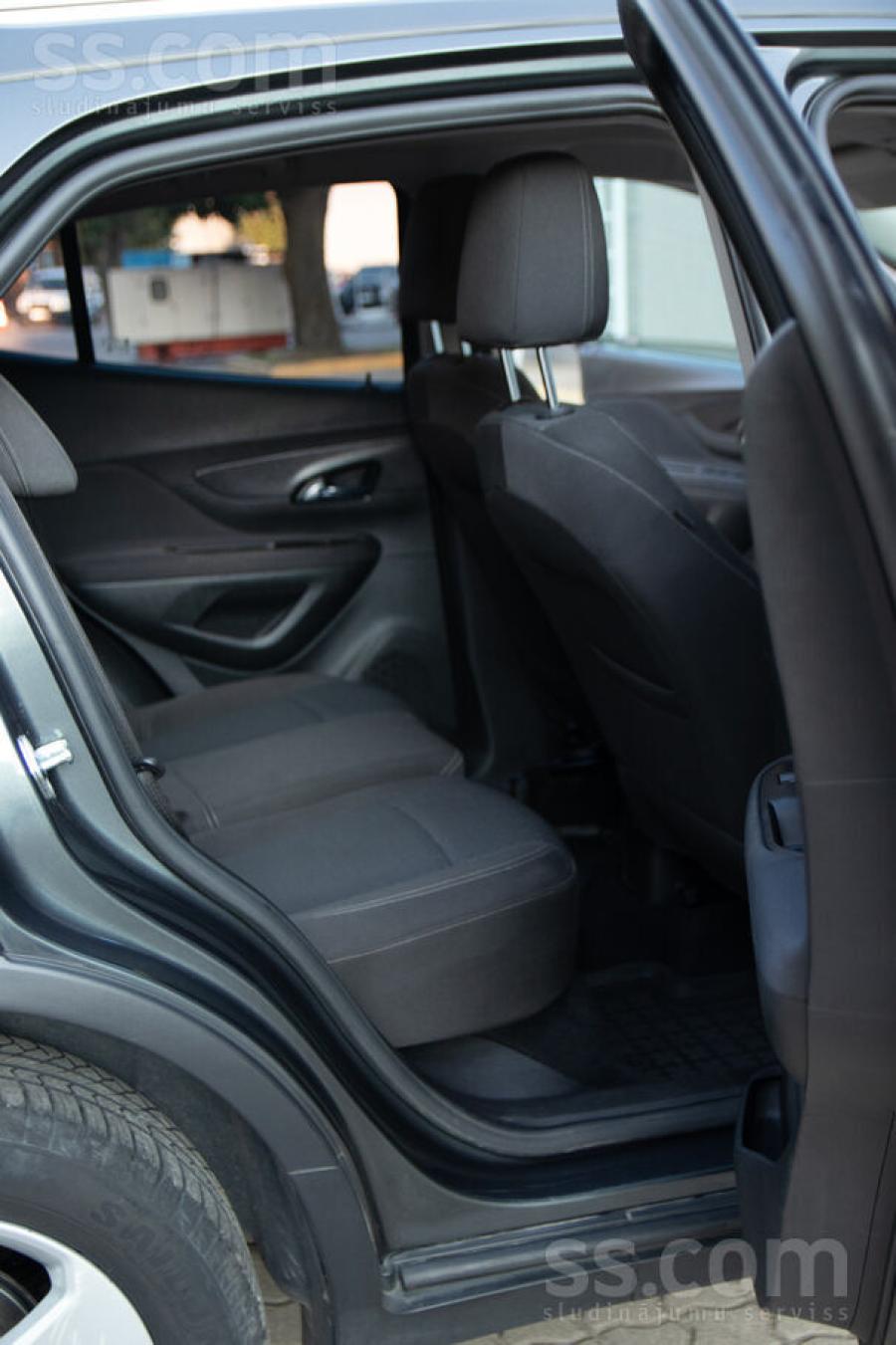 Grey Opel Mokka 2018 in Riga, with an engine capacity of 1.40 L and mileage of 124 thousand km for 8500 €, photo 13 on AUTOMOTO.COM.LV