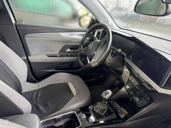 Pelēks Opel Mokka 2021 Tauragė, ar dzinēja tilpumu 1.20 L un nobraukumu 140 tūkst. km par 9900 €, foto 3 vietnē AUTOMOTO.COM.LV