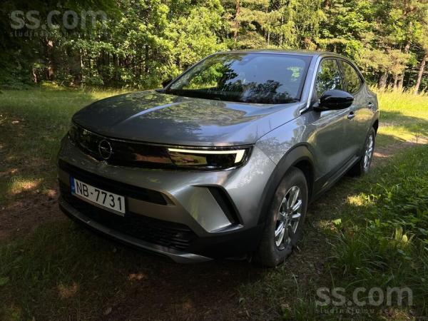 Pelēks Opel Mokka 2022 Kuldīga, ar dzinēja tilpumu 1.20 L un nobraukumu 58 tūkst. km par 13200 €, foto 3 vietnē AUTOMOTO.COM.LV