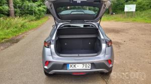 Pelēks Opel Mokka 2023 Rīga, ar dzinēja tilpumu 1.20 L un nobraukumu 24 tūkst. km par 13400 €, foto 6 vietnē AUTOMOTO.COM.LV
