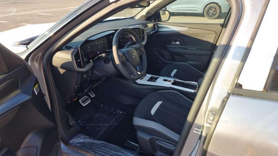 Pelēks Opel Mokka 2023 Viļņa, ar dzinēja tilpumu 1.20 L un nobraukumu 0 tūkst. km par 16930 €, foto 12 vietnē AUTOMOTO.COM.LV
